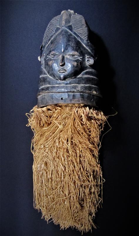 Bundu / Sowei mask of the Mende people - Waikato Museum