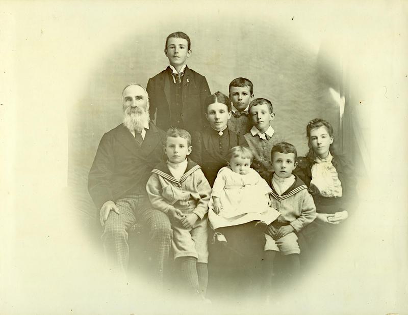 Photograph of Innes Family - Waikato Museum