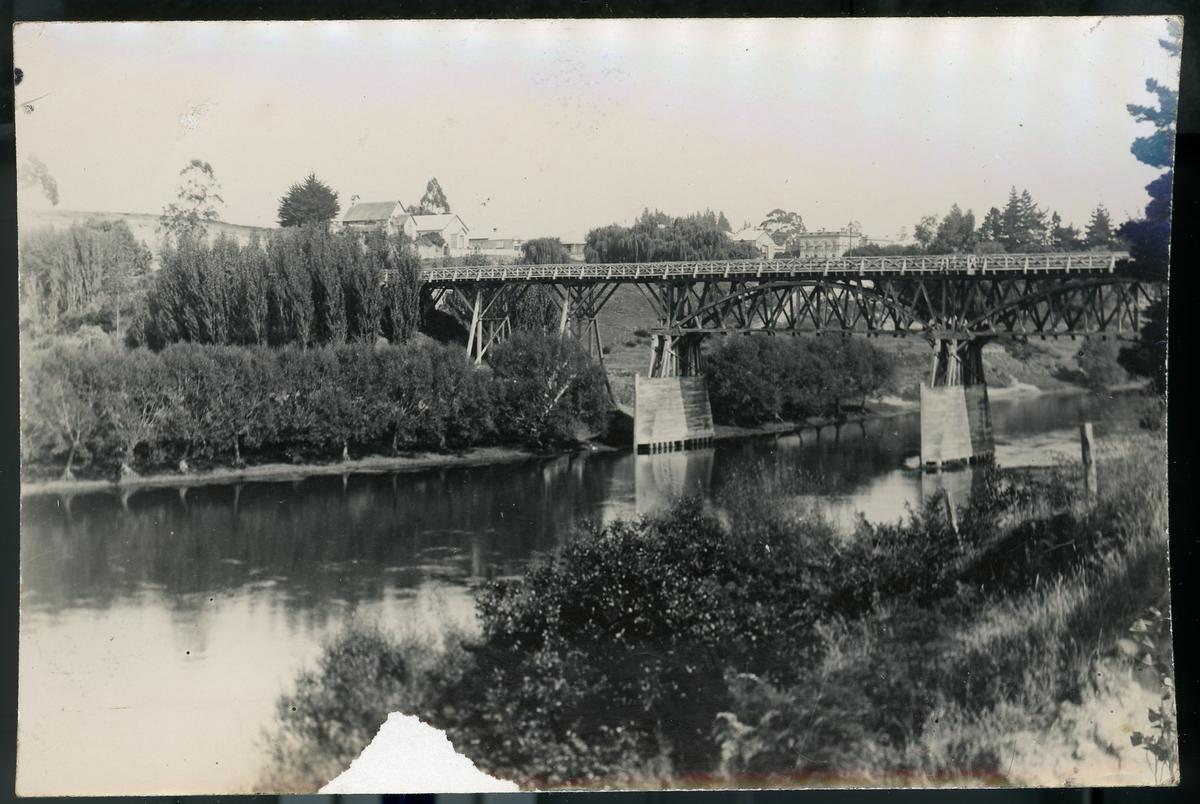 Photograph - Union Bridge (Traffic Bridge) - Waikato Museum