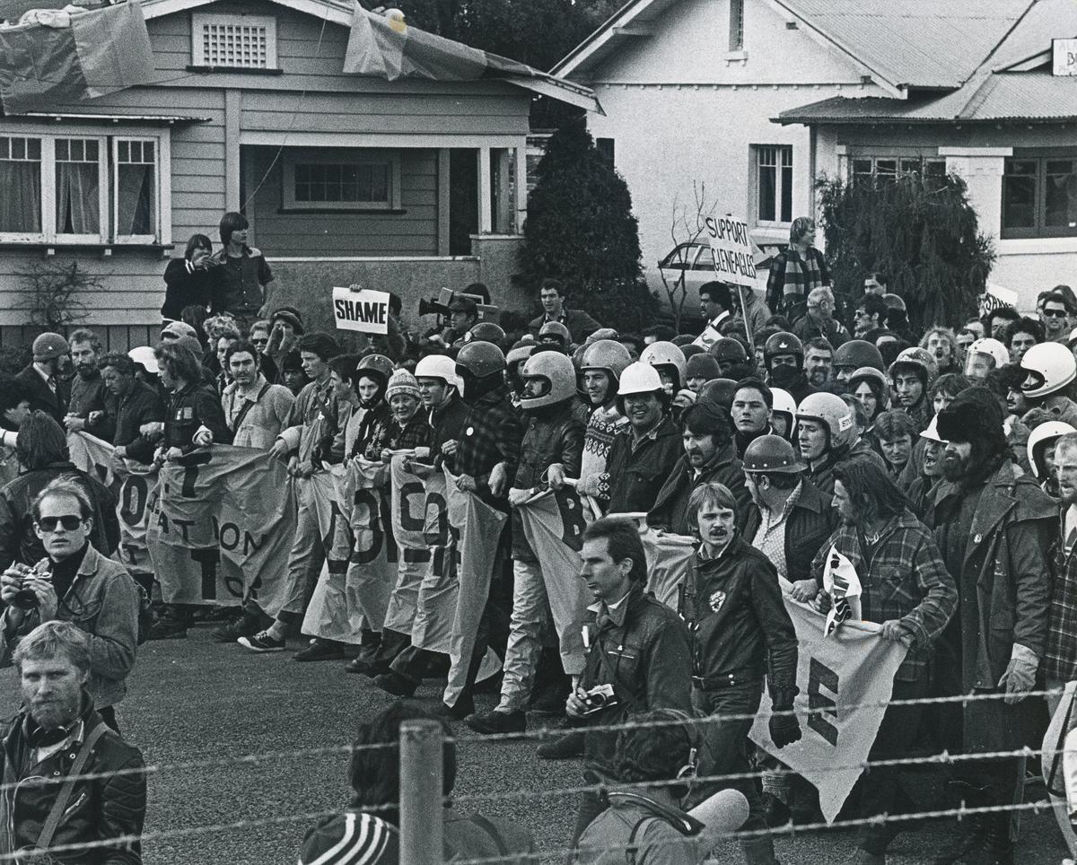 Photograph - 1981 Springbok Tour - Te Whare Taonga o Waikato Museum ...