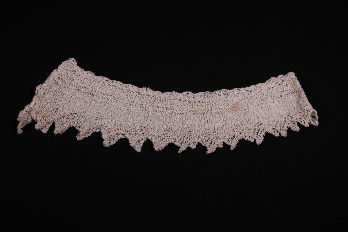 Lace trim sample - Waikato Museum