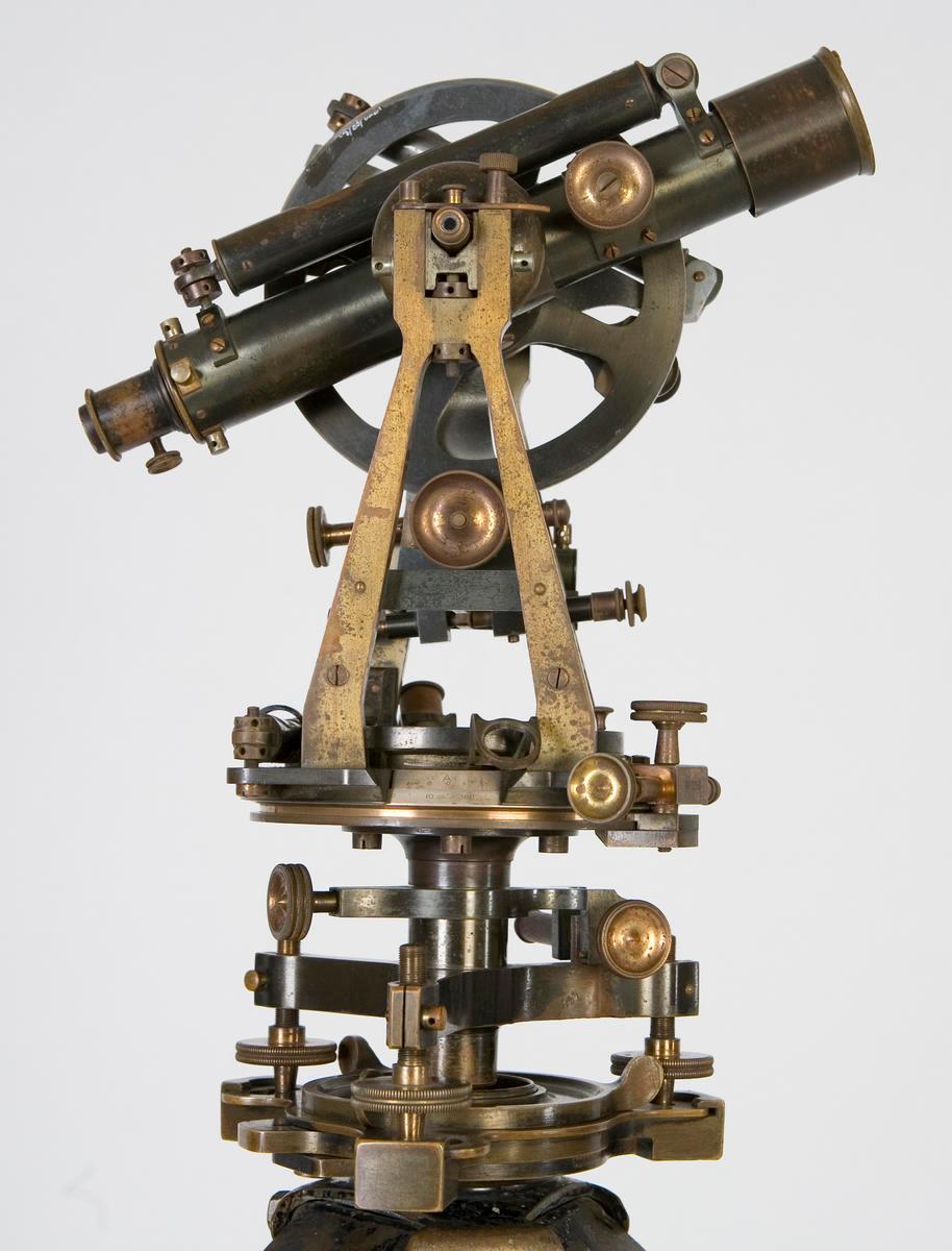 Theodolite - Te Whare Taonga o Waikato Museum & Gallery